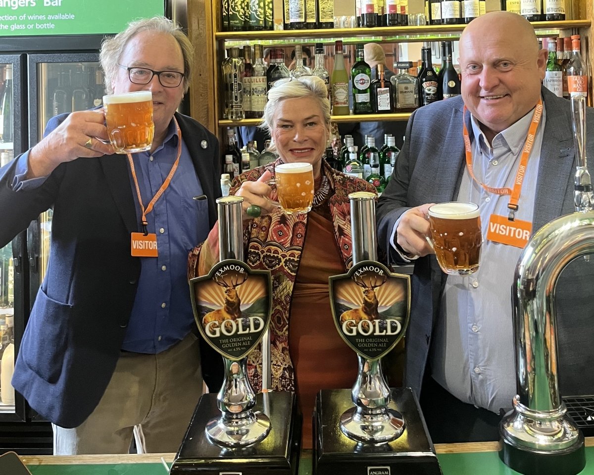 Exmoor Gold Ale Goes to Parliament! – Hogs Back Brewery